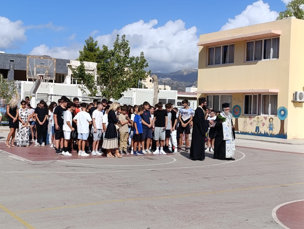 Καλλιόπη Ιωαννίδου: Ανοίξαμε και πάλι τις πόρτες του Σχολείου μας ...