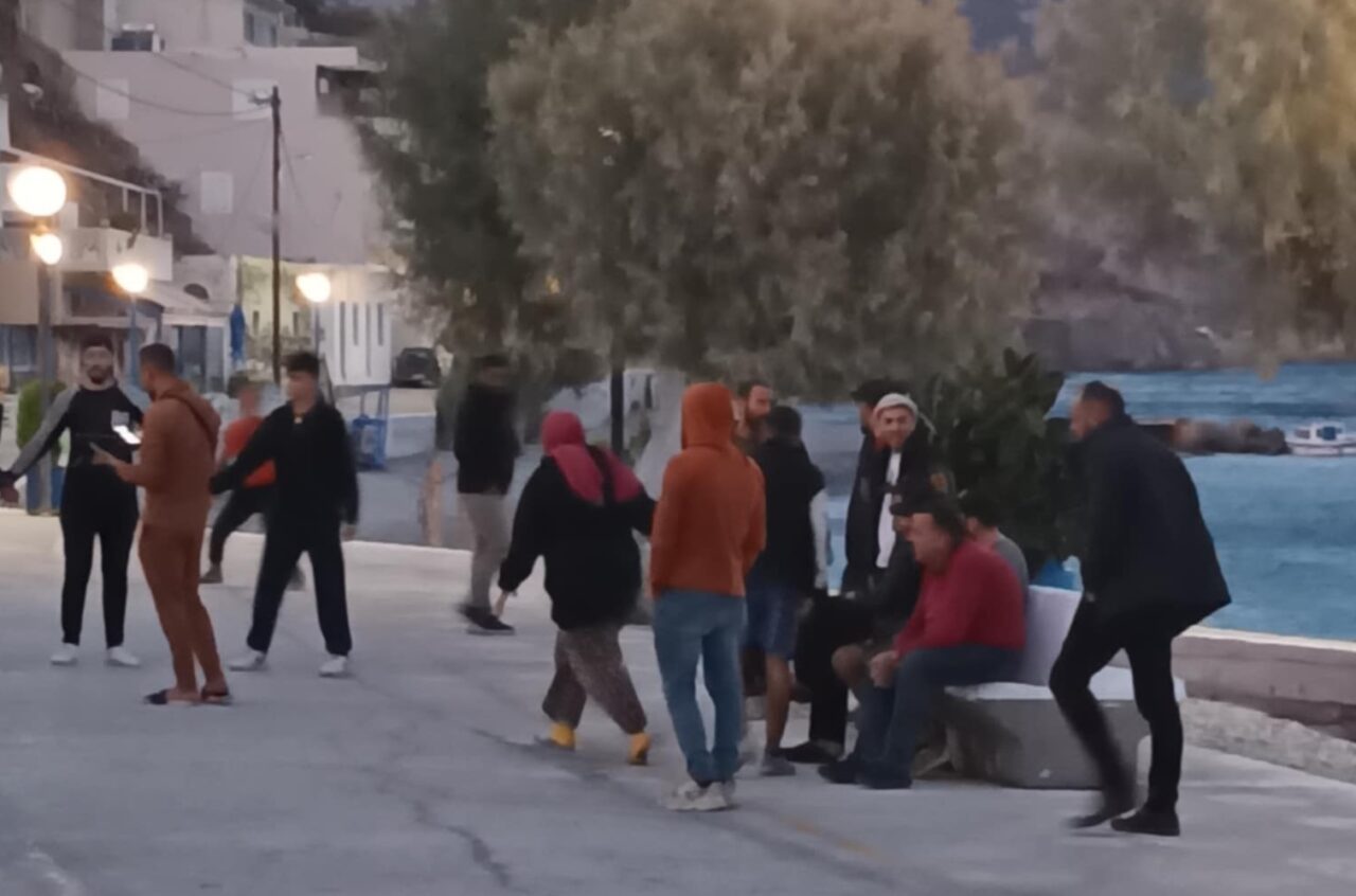 Μετανάστες στην Κάρπαθο: Αναχώρησαν για το ΚΥΤ της Κω | karpathiakanea.gr
