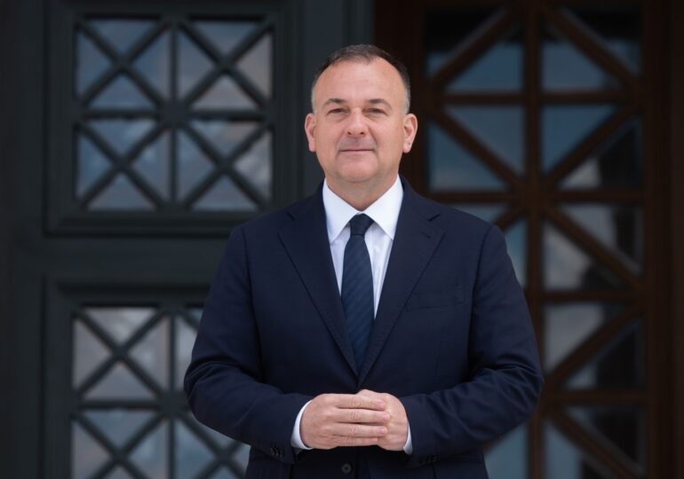 Γιάννης Παππάς: Υπογράφηκε η σύμβαση για την επέκταση στάθμευσης του ...