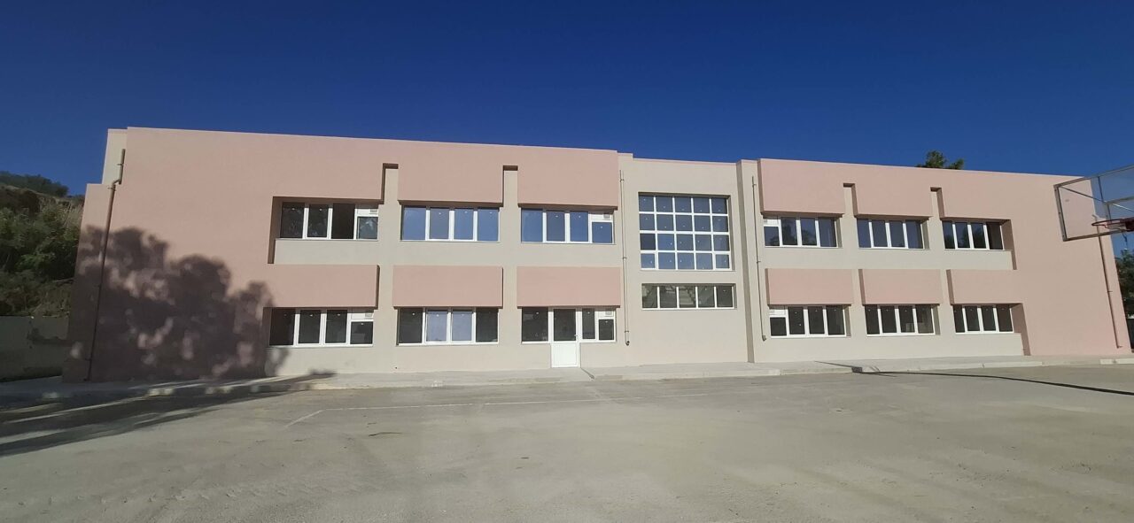 Μανώλης Παραγυιός: Επισκευή Γυμνασίου & ΕΠΑΛ Πηγαδίων Καρπάθου! (Το ...